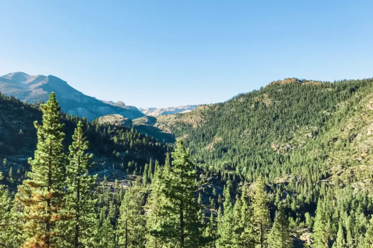 California's High Sierra - Outdoor Adventure Await